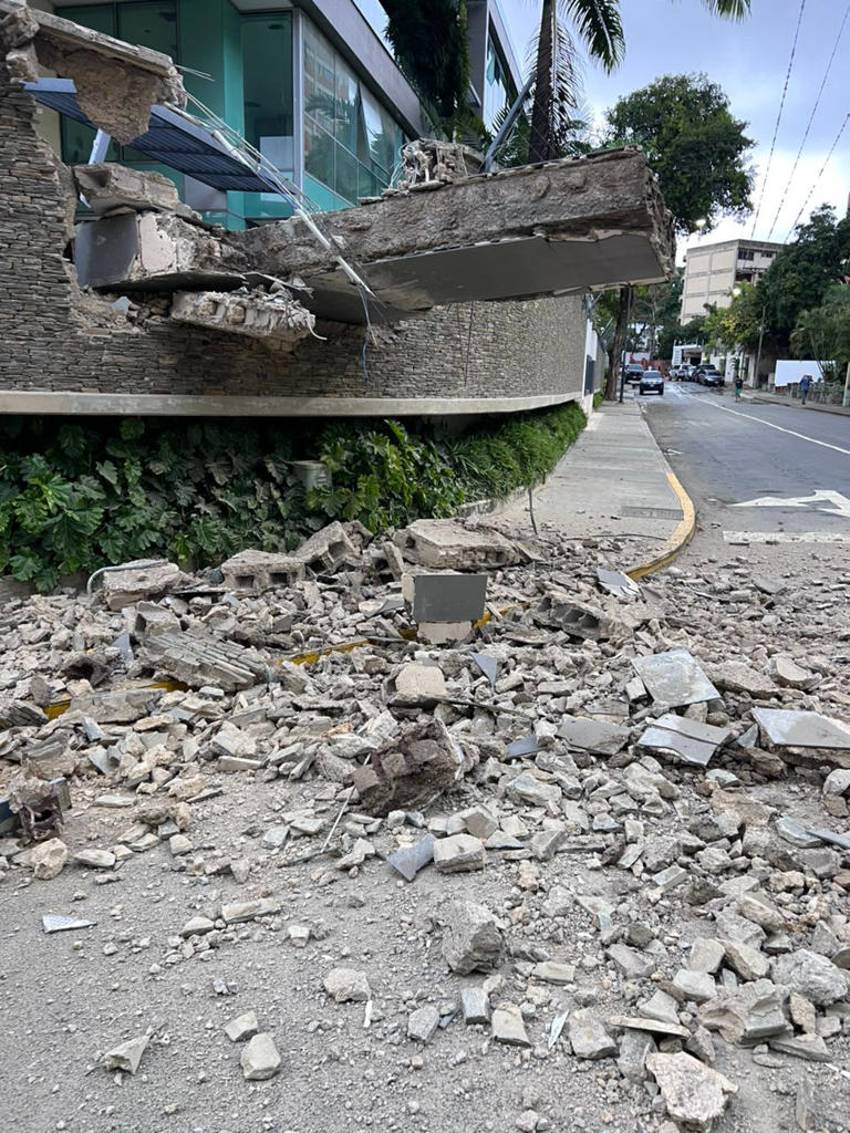 Venezuela reels from earthquake disaster as rescuers race to find survivors