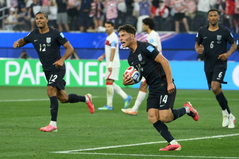 US lose 3-2 to Turkey after last-gasp strike