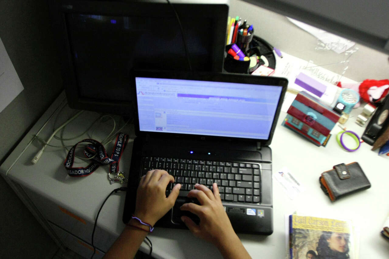 Texas public virtual school with 12,000 students abruptly closes