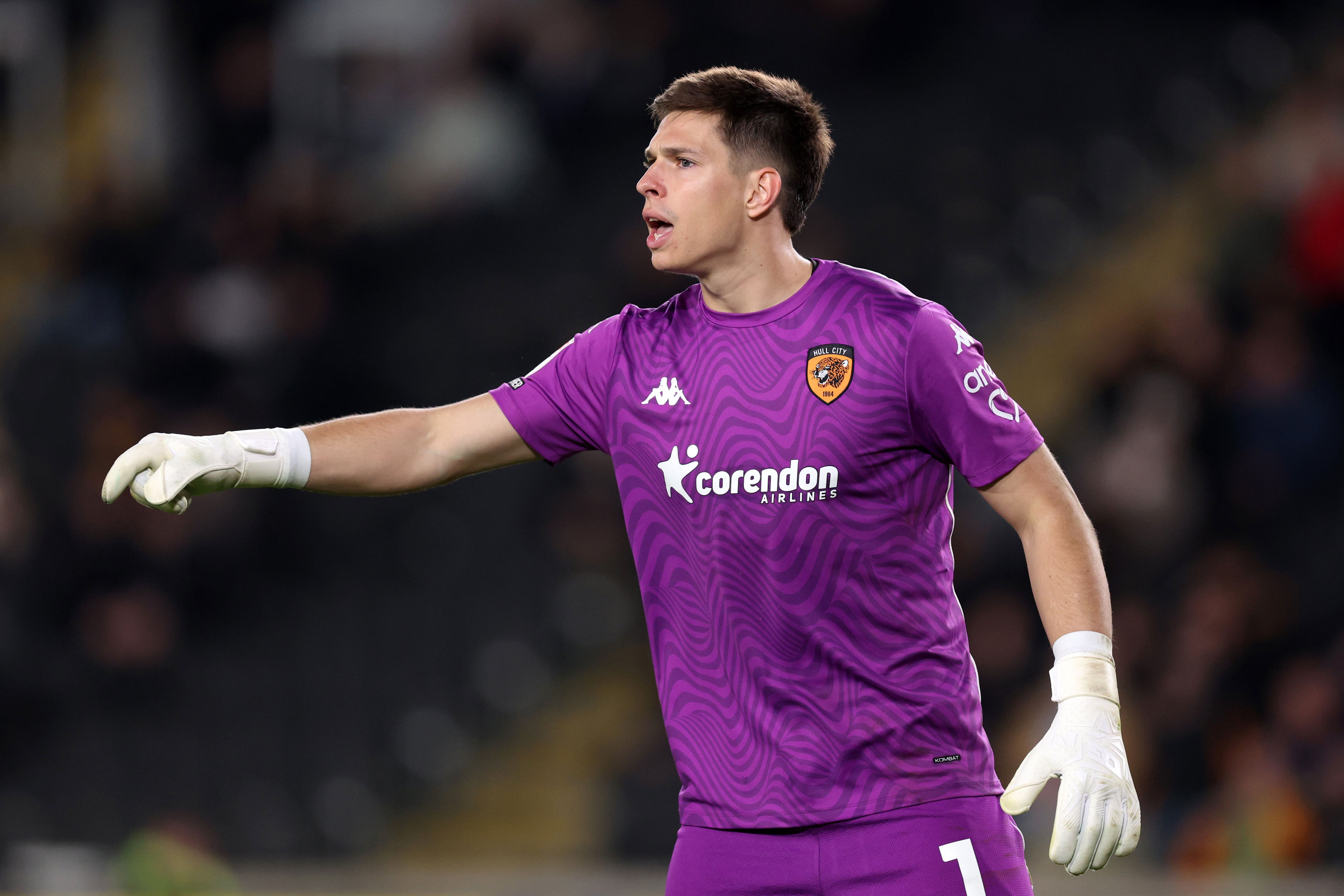 Hull sell first-choice keeper to avoid Premier League points deduction
