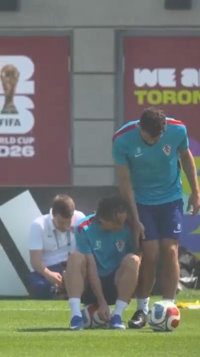 Vertical soccer WC26 Modric training