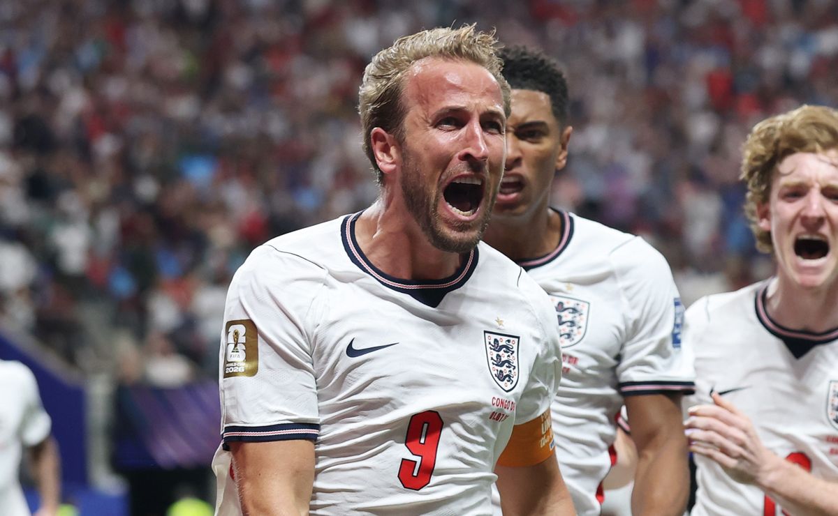 Harry Kane’s brace keeps England alive as Golden Boot race with Messi ...