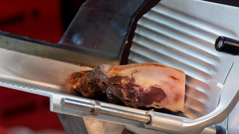 The deli shopping mistake that wastes your money, according to an expert