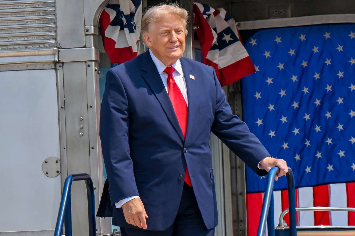 Trump attends Teddy Roosevelt Library opening in North Dakota 2 weeks ...