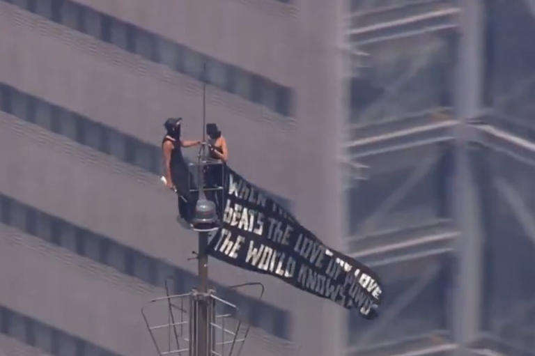 Arrestan a pareja que escaló la antena del Empire State Building para ...