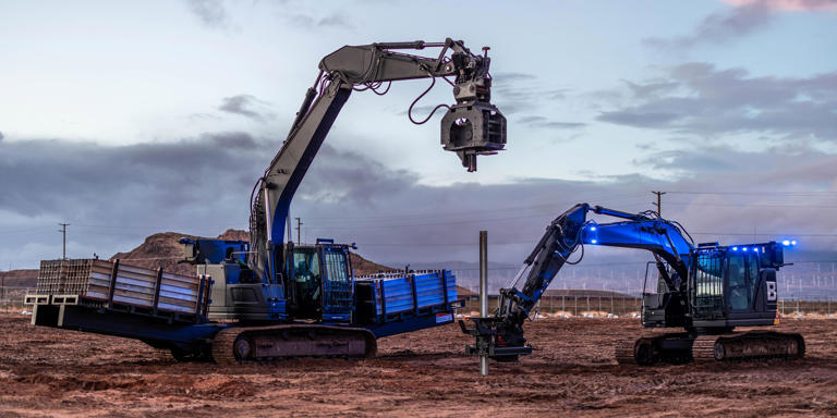 Autonomous construction bots are building the solar infrastructure ...