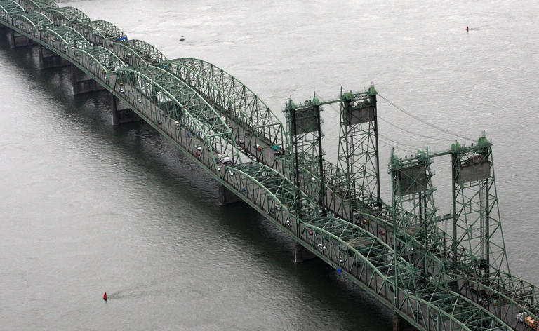Federal agencies approve environmental review for I-5 bridge ...
