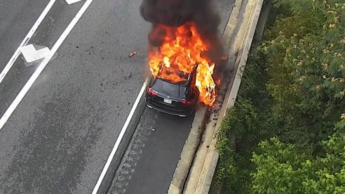 Car fire blocks lanes of I-75 N in Atlanta