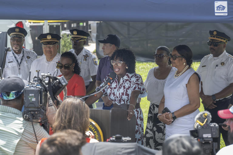 Mayor Parker defends decision to host July 4th Parkway concert despite ...