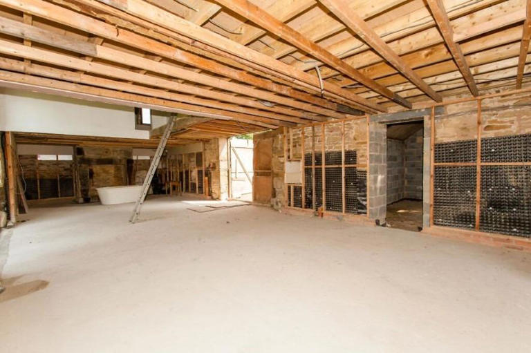Auction of partially converted barn offers opportunity to create ...