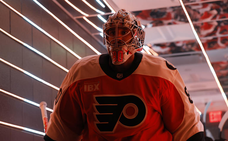 Flyers sign goalie Dan Vladař to a five-year, $27.5 million extension