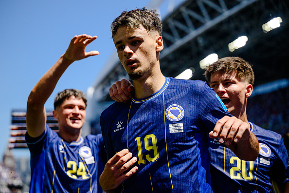 Arsenal open talks to sign World Cup star and confirm Jakub Kiwior exit