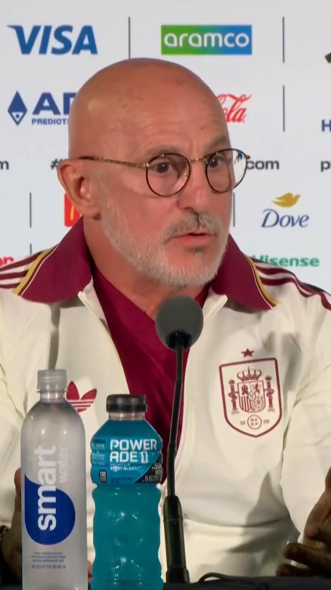 Vertical soccer WC26 Spain presser