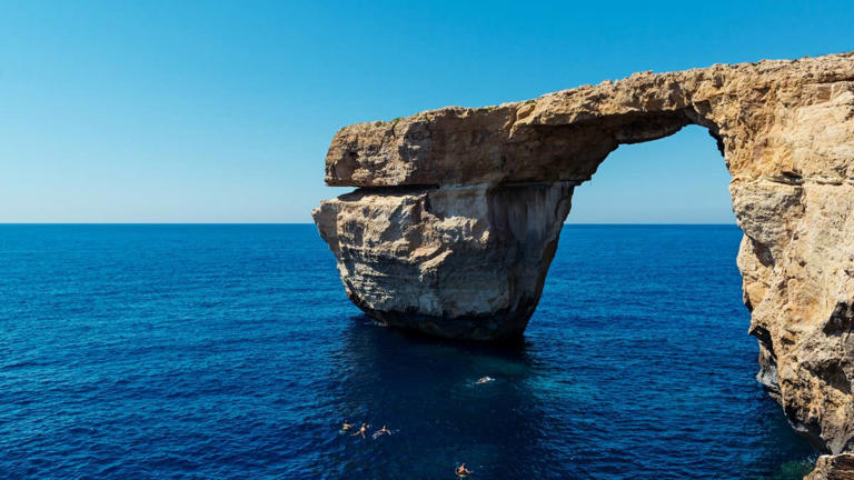Malta’s ‘Kissing Elephants’ archway collapses on jet skier, killing ...