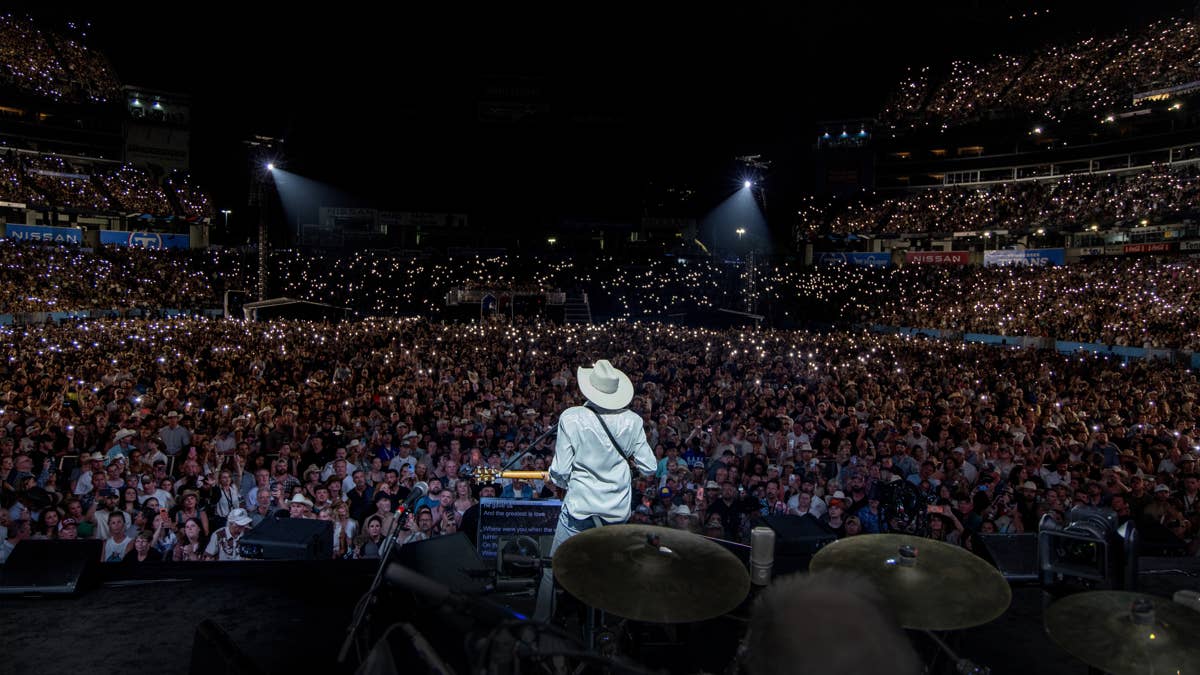 Alan Jackson's final concert raises $2.25 million for CMT Research ...
