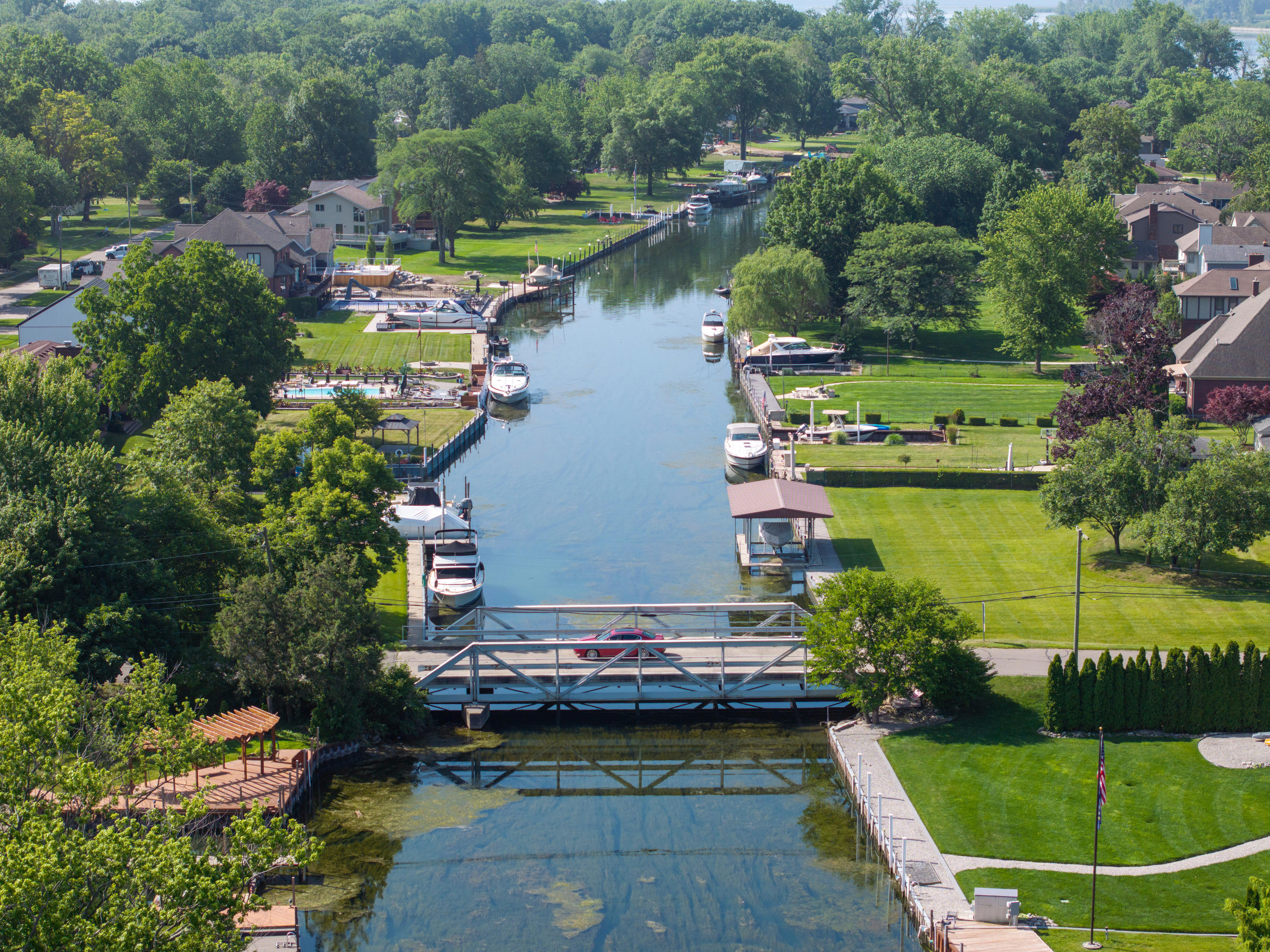 New 3 ton limit restricts vehicles on Grosse Ile's Swan Island Bridge