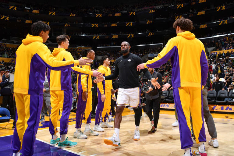 LeBron James looking for 'complete happiness,' not big payday, agent says