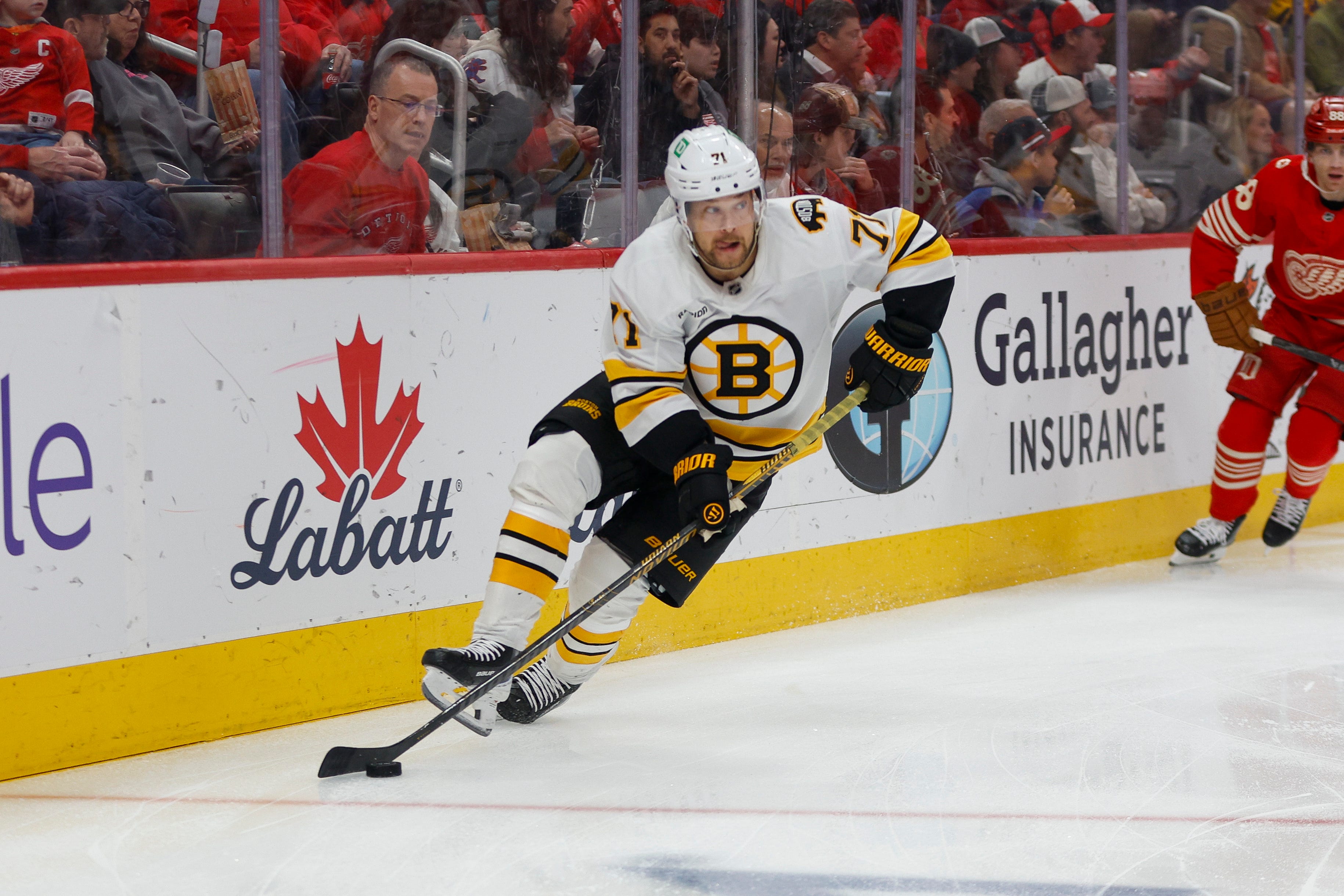 Detroit Red Wings sign bruising winger Viktor Arvidsson in free agency