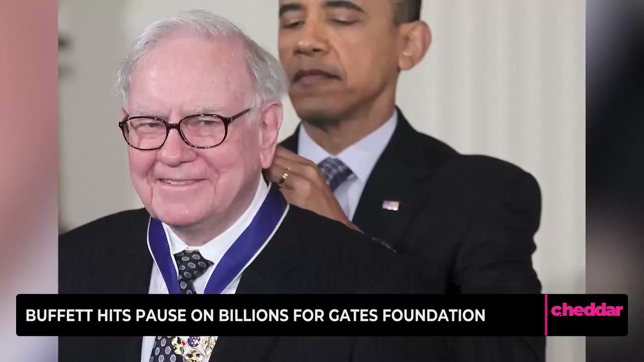 Buffett hits pause on billions for Gates Foundation