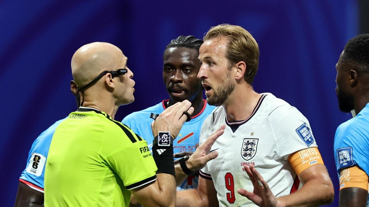 La acción sobre Kane que provocó las quejas de la selección inglesa y ...