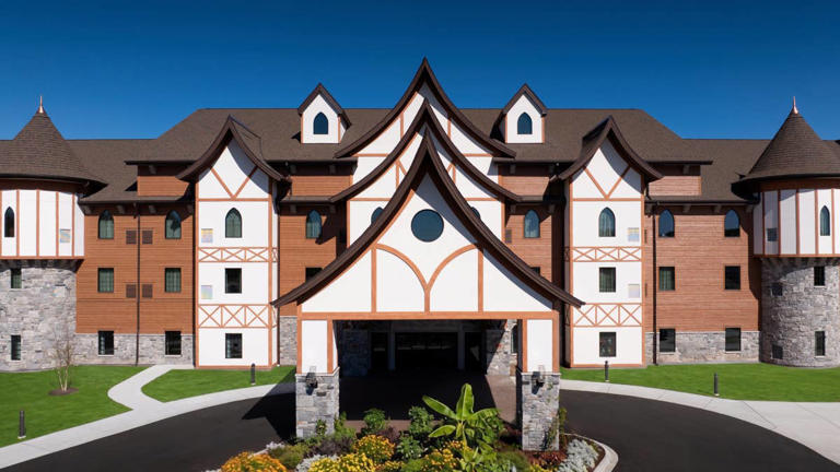 Here be dragons: Medieval fantasy-themed resort opens in Wisconsin Dells