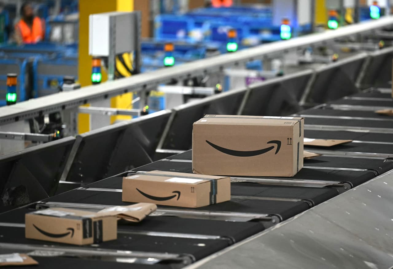 How Amazon, Walmart, and grocery rivals are battling for your doorstep