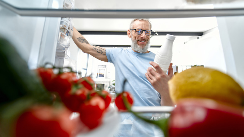 Foods to eat and avoid before a colonoscopy, according to a ...