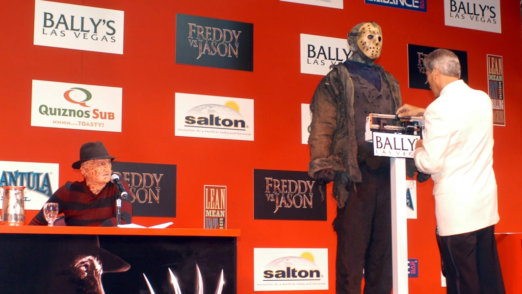 4 horror movie plot holes that defy logic