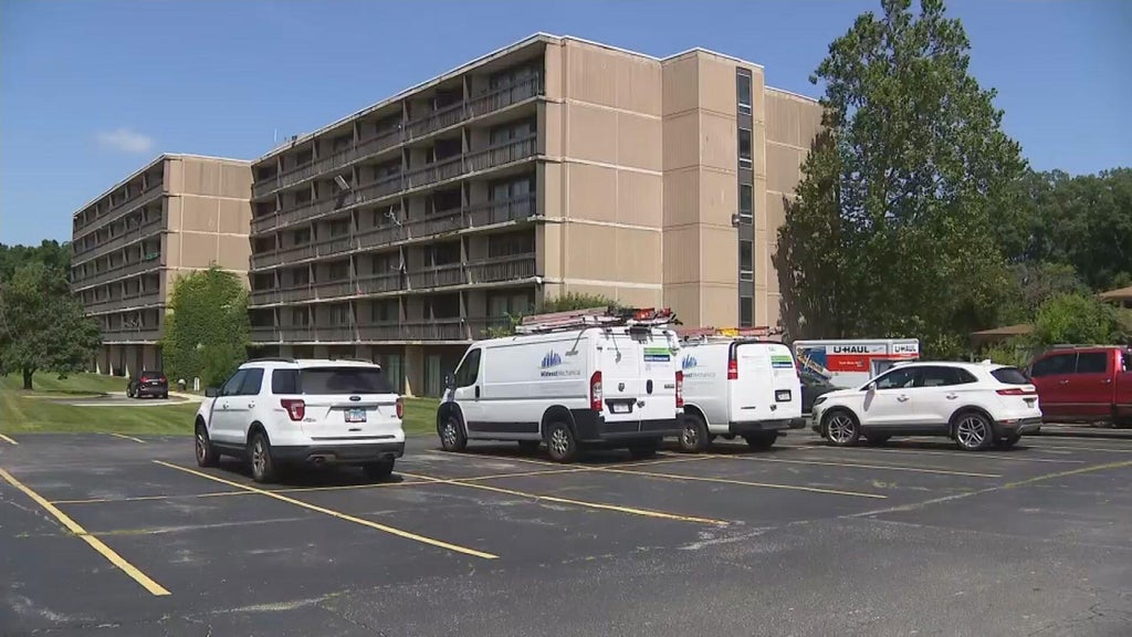 Residents of Park Forest, Illinois, apartment complex say they have no ...