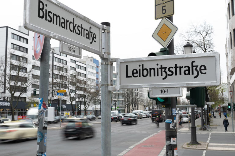 Peinlich-Panne in Berlin: In diesem Straßenschild steckt ein ...