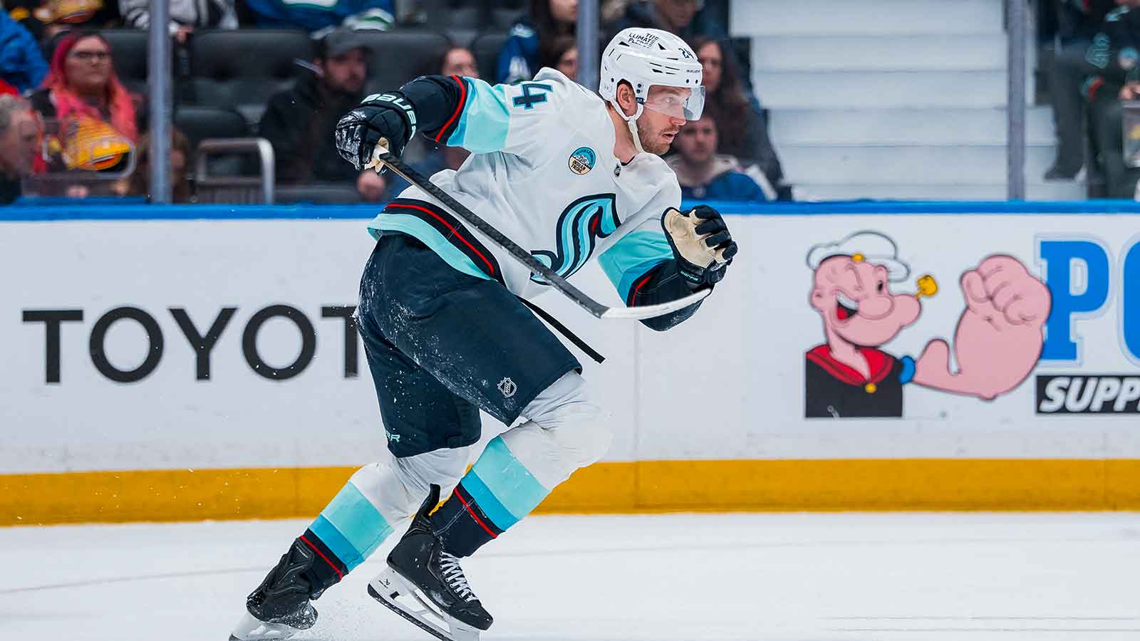 Canucks sign veteran defenseman as Marcus Pettersson replacement