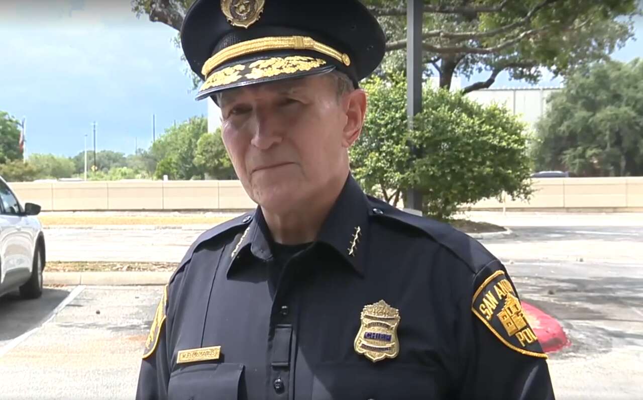 San Antonio police chief accelerates retirement for new job