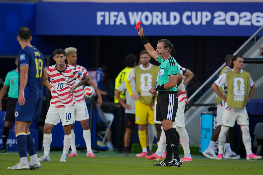Balogun gets US's go-ahead goal against Bosnia and then red card