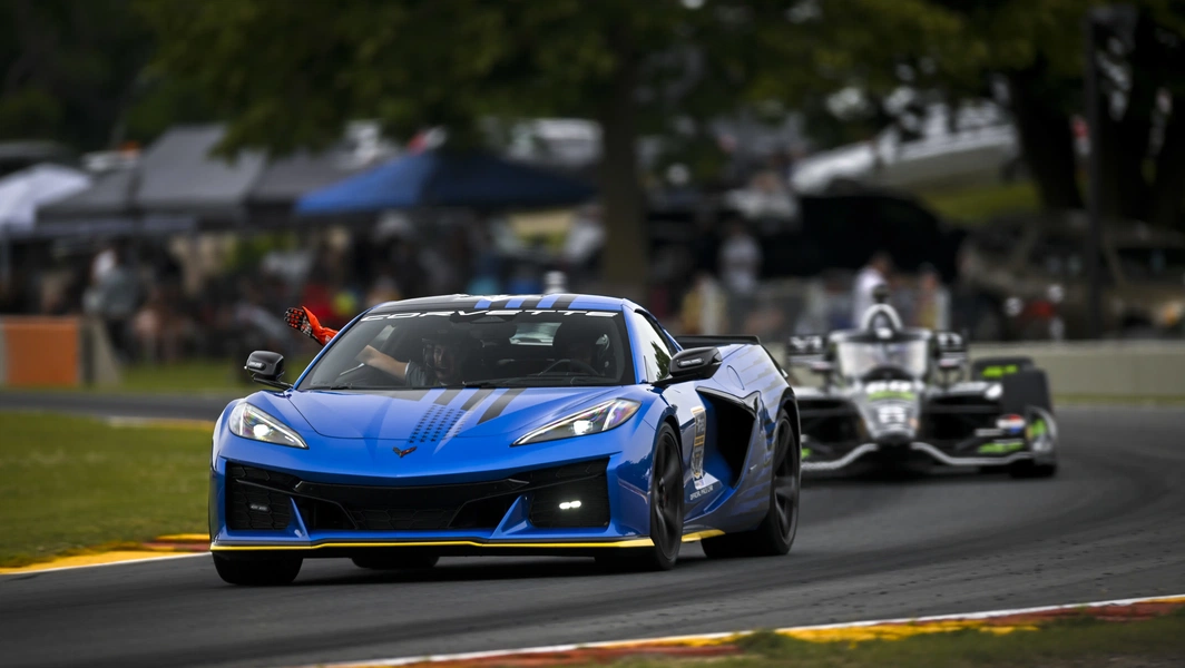 Independent innovation shaped Corvette performance evolution