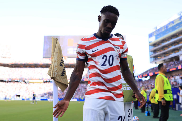 2026 World Cup: Team USA striker Folarin Balogun showed red card in ...