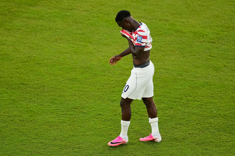 Balogun gets US's go-ahead goal against Bosnia and then red card