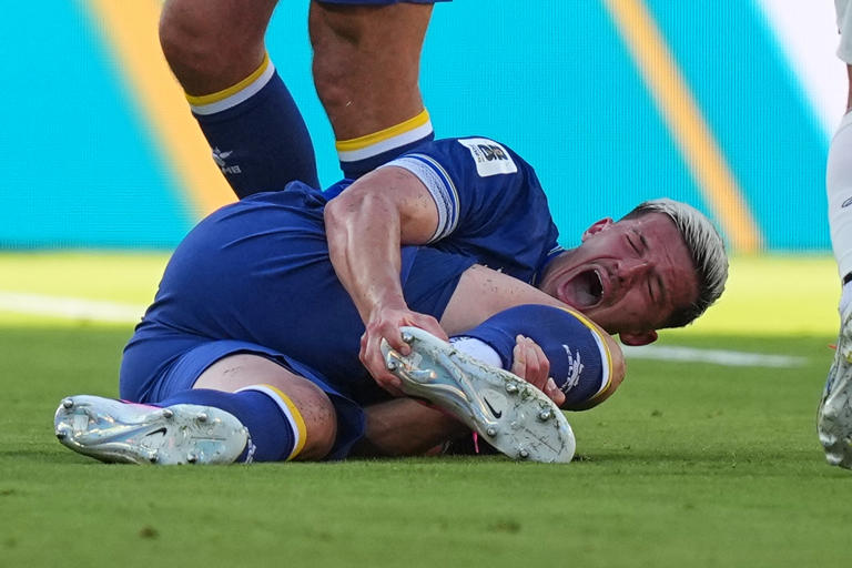 Balogun gets US's go-ahead goal against Bosnia and then red card