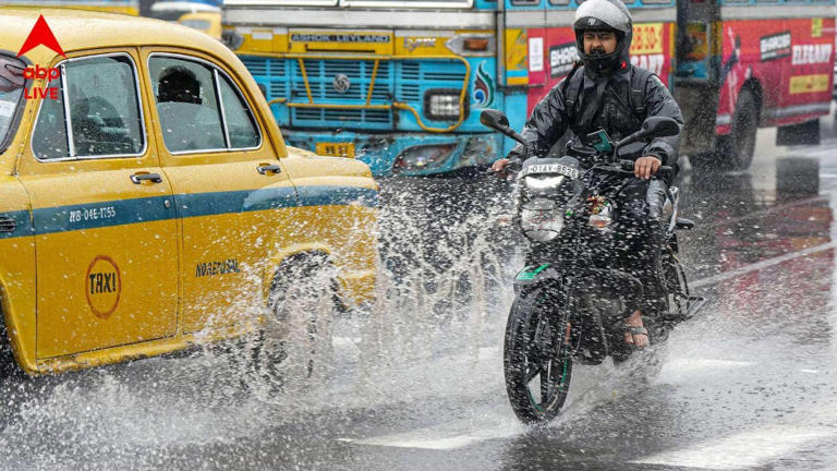 Mumbai battered by heavy rains; roads flooded, trees uprooted, IMD ...
