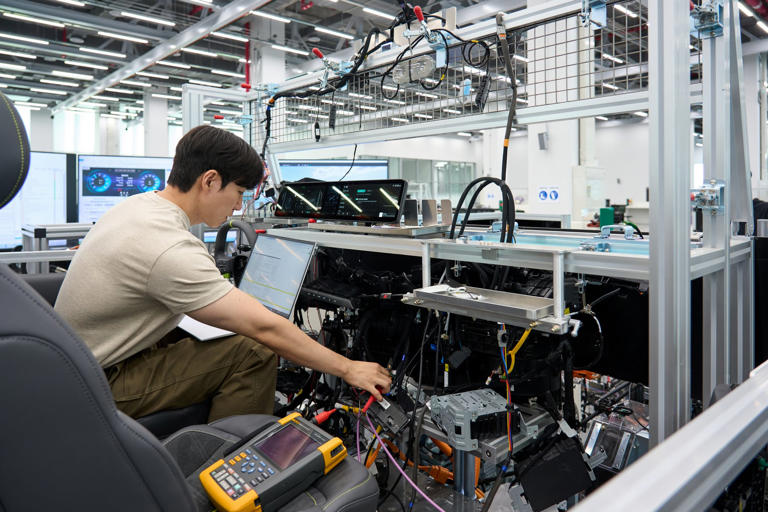 Hyundai, Kia test SDV systems without full vehicles