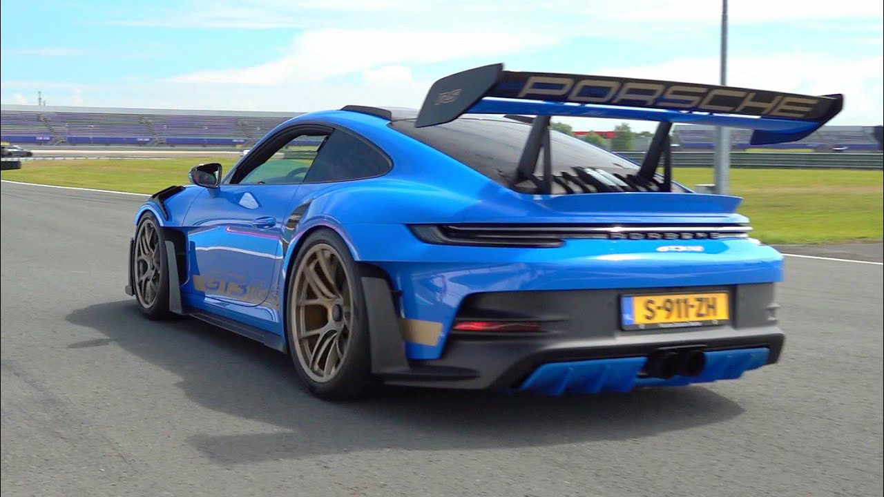 Porsche 992 GT3 RS dominates the track with incredible engine sound