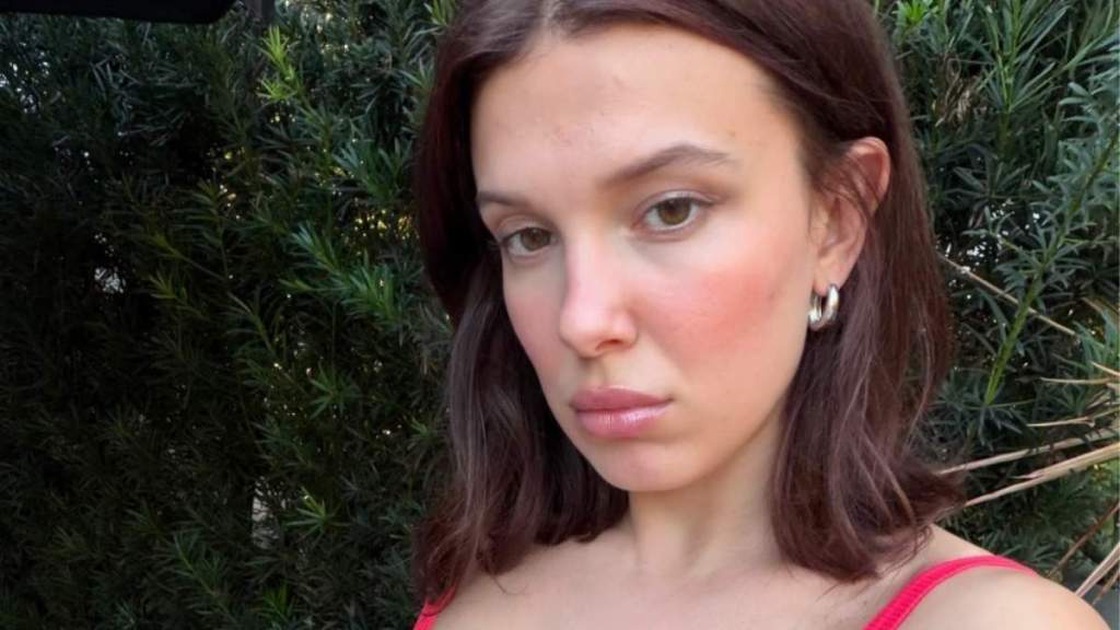 Millie Bobby Brown's Sheer Siedres Gown Has Thigh-High Slit & Massive ...