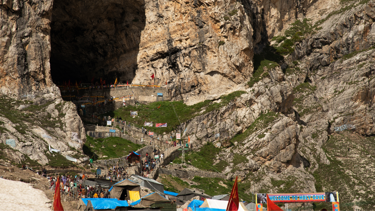 Amarnath Yatra 2026 begins: First batch of 4,800+ pilgrims sets off ...