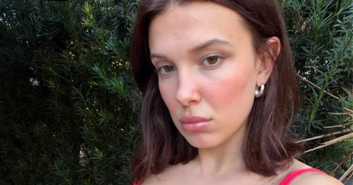 Millie Bobby Brown's Sheer Siedres Gown Has Thigh-High Slit & Massive ...