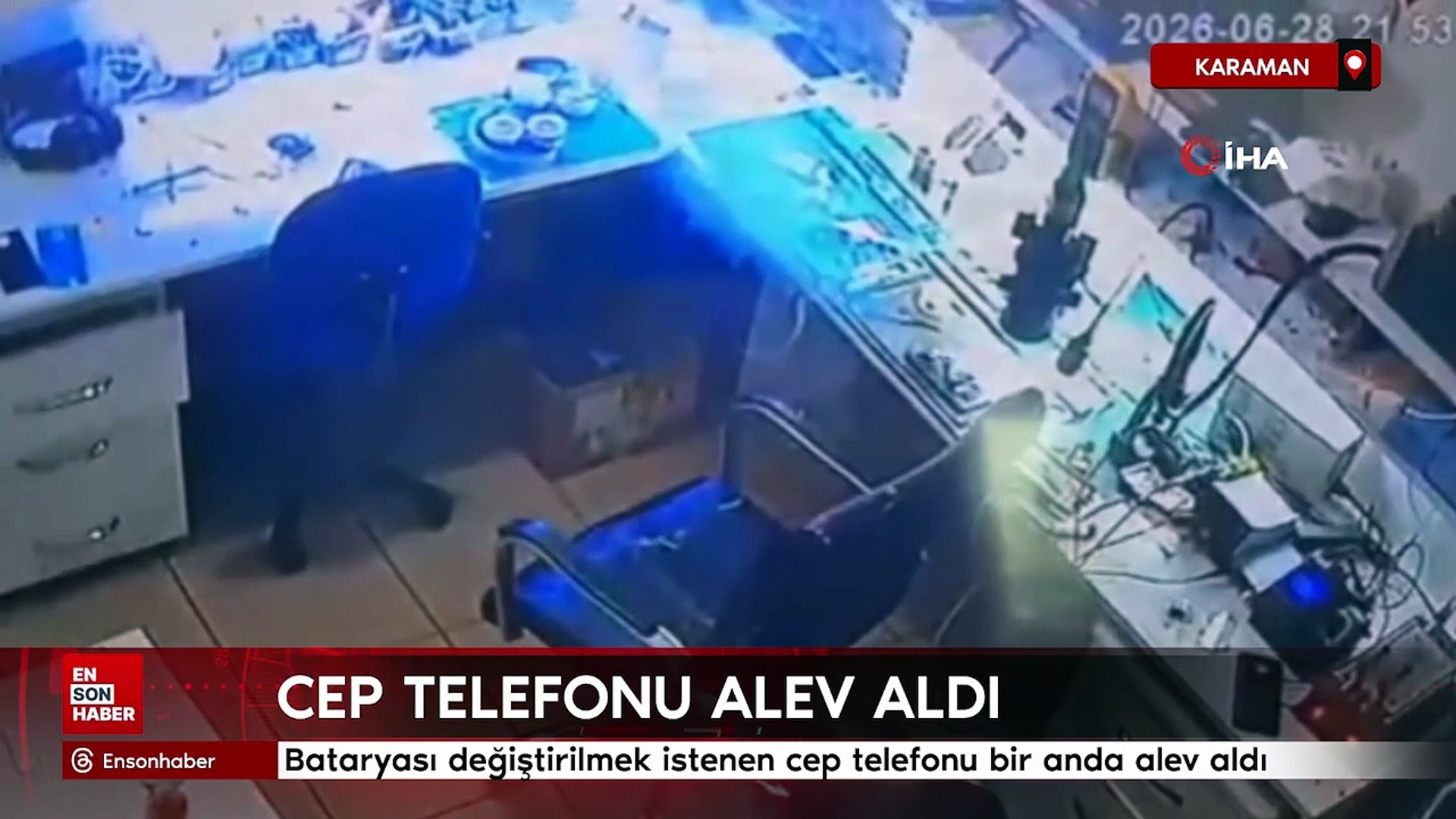 Karaman'da bataryası değiştirilmek istenen cep telefonu bir anda alev aldı