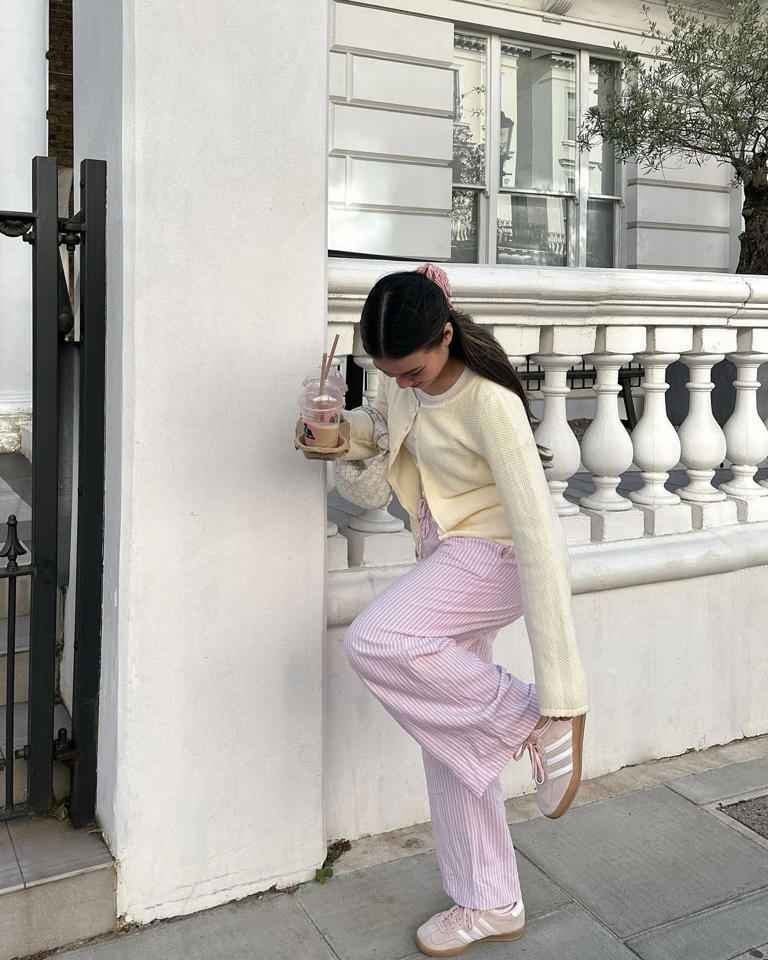 Ide mix and match outfit warna pastel untuk kamu yang punya kulit cool ...