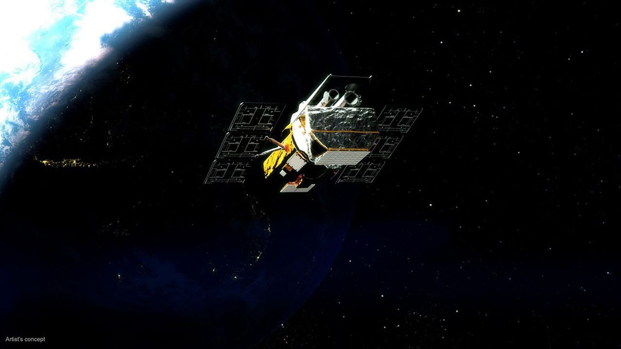 NASA just launched a bold mission to rescue a falling space telescope ...