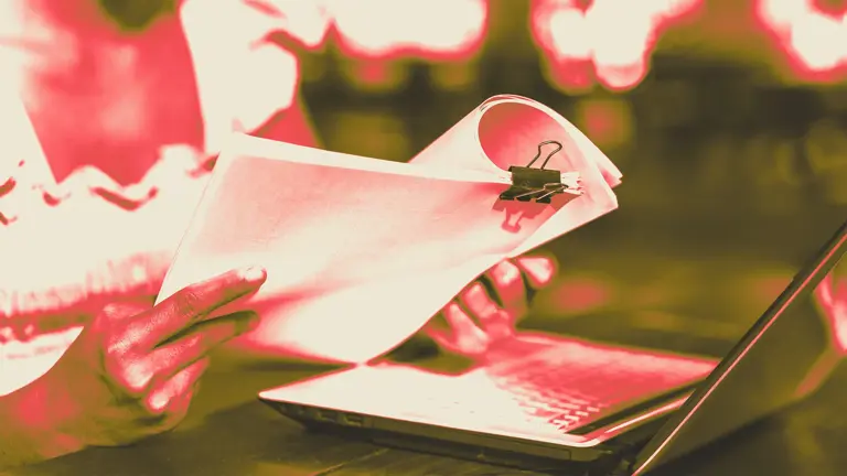 Your brain prefers to read on paper rather than on screens, a new study ...