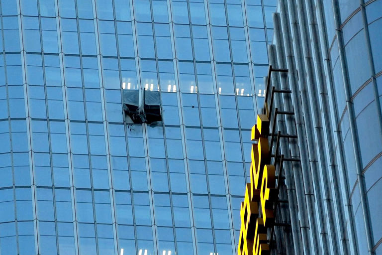 Suicidal pilot crashes into Beijing skyscraper