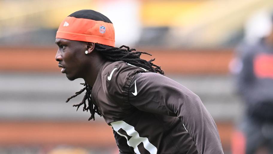 Why Emmanuel Mcneil Warren Could Become The Next Face Of The Browns