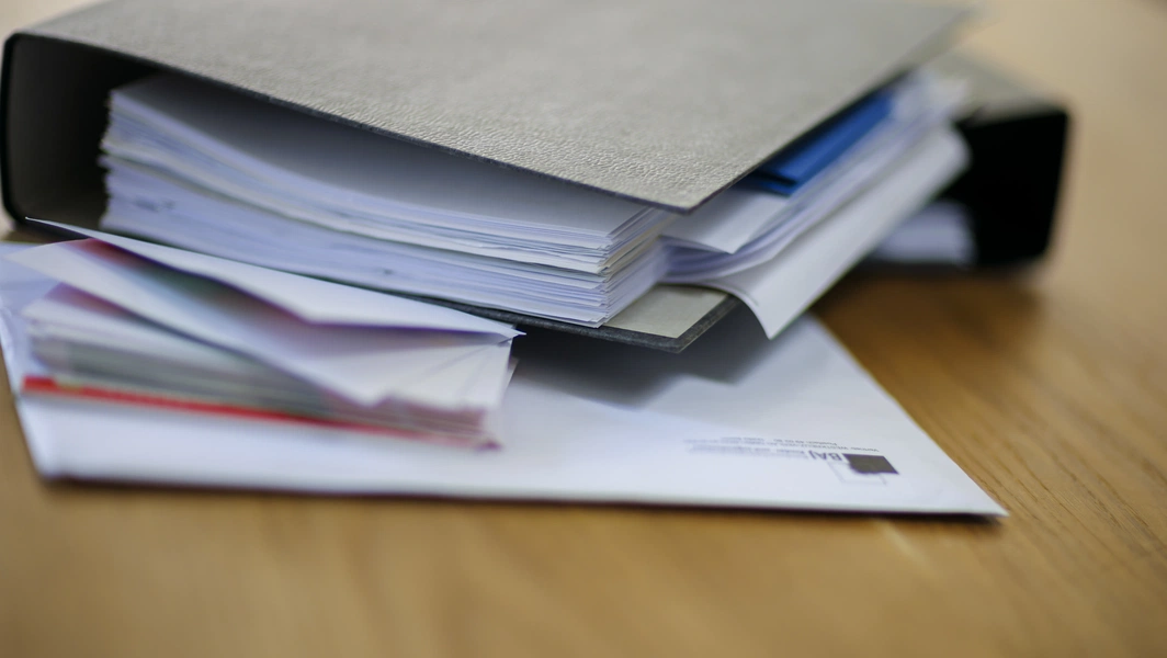 Organizing and maintaining digital files effectively